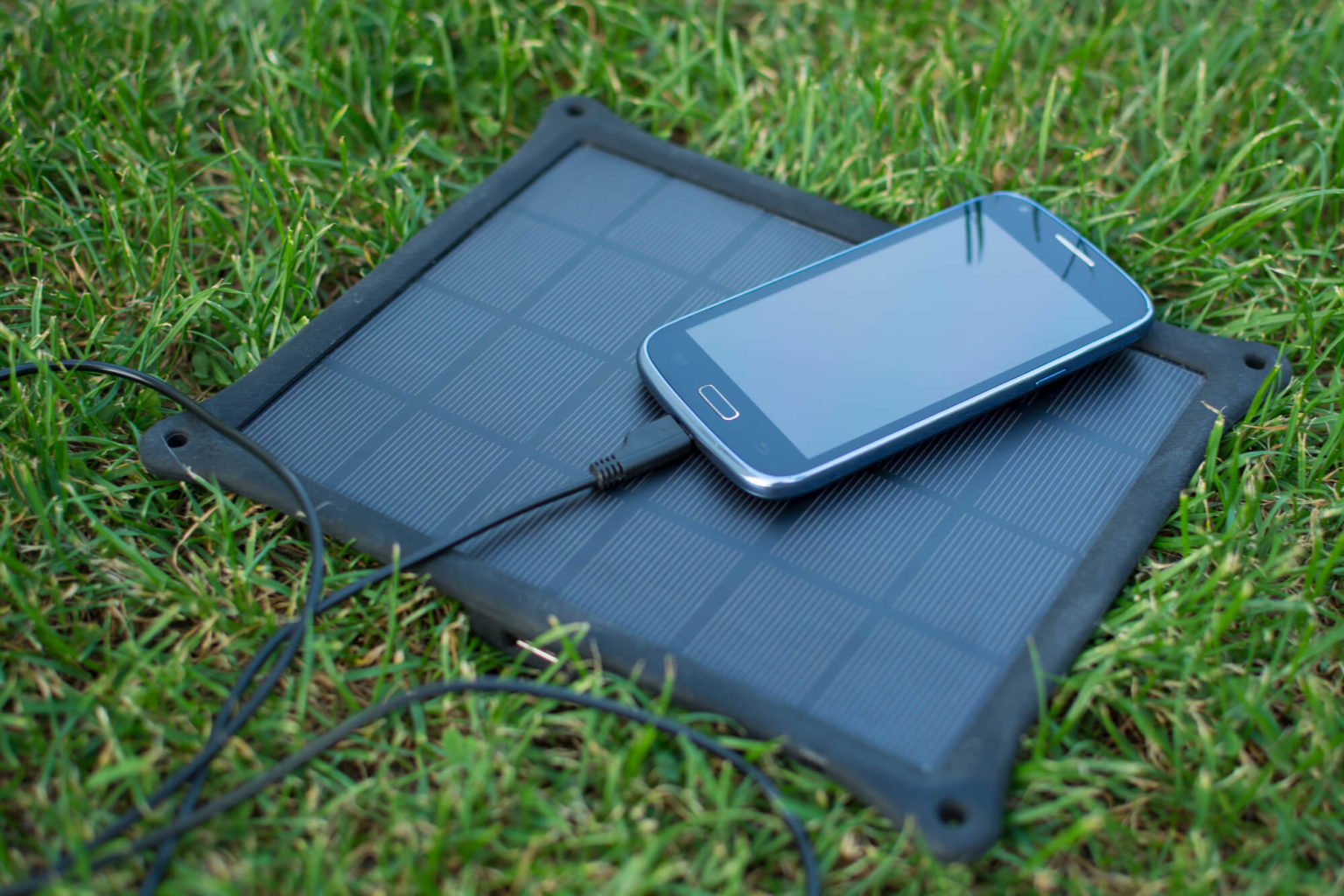 Best Solar Chargers for 2024 - Efficient Chargers for Harnessing Solar ...