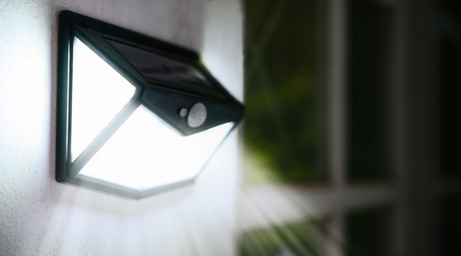 Best Solar Security Lights for 2025 - Security Lights in a Stylish and ...